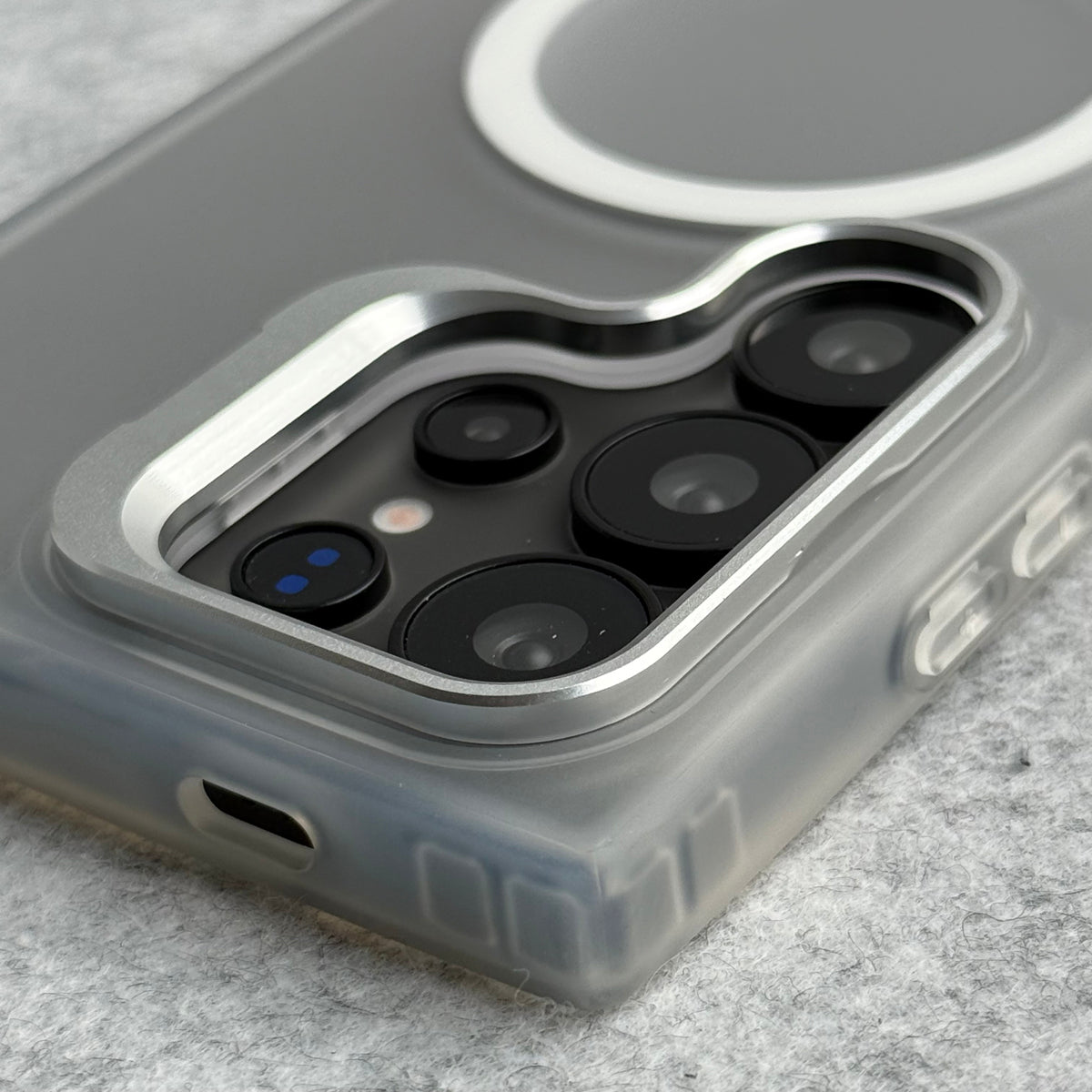 Samsung Galaxy S25 Ultra Smoke MagSafe Cover With Metal Camera Bump Ki ...