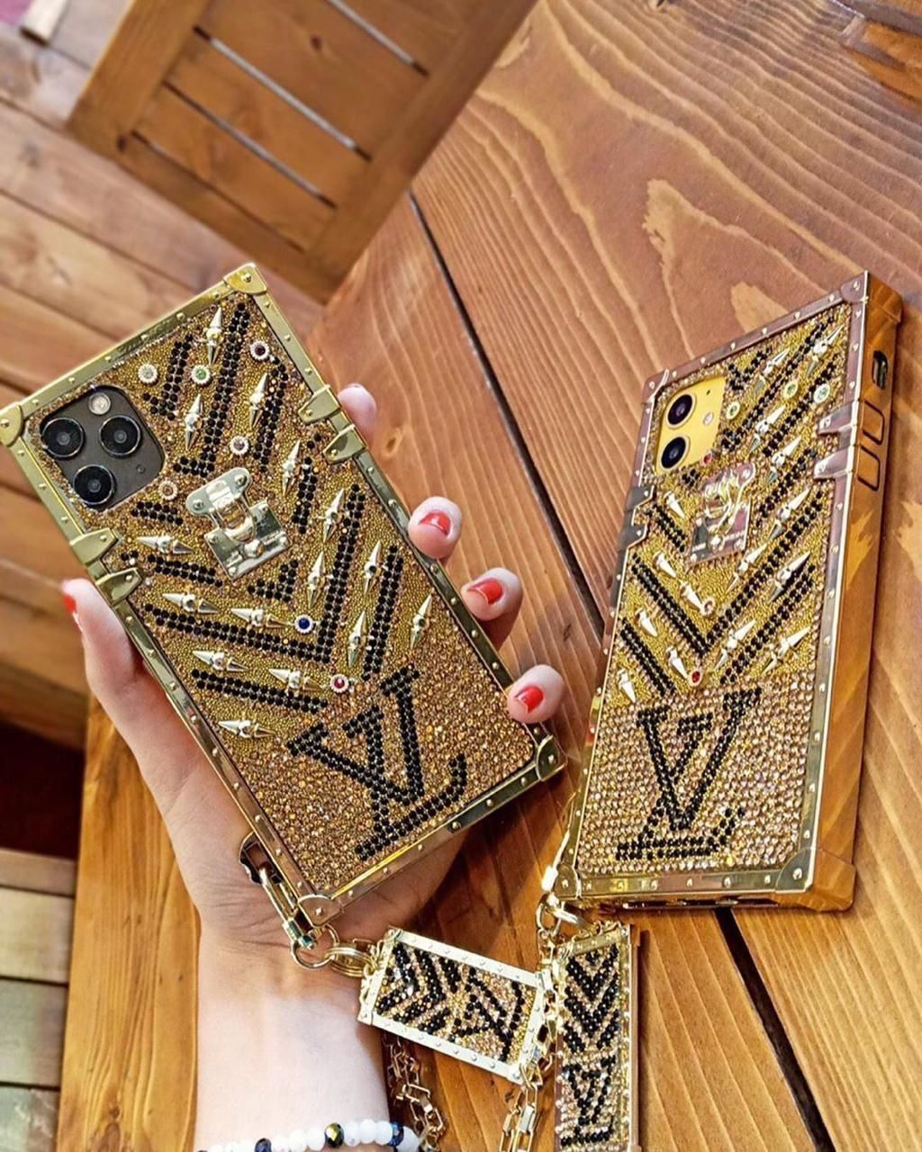 iPhone 15 Series Luxury Diamond Bling Golden Trunk Phone Case – FRATO